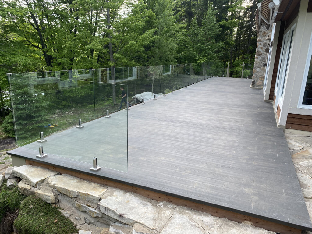 Engineered fiberglass floor | Rampes et Balcons